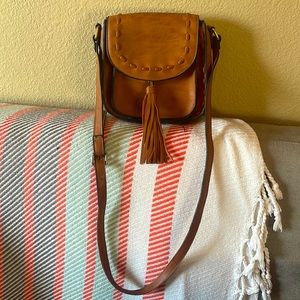 Bass | Bags | Bass Vintage Leather Crossbody Bag | Poshmark